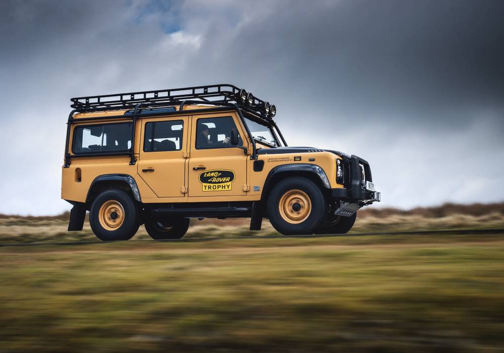 StriveME - سيارة لاند روڤر ديفندر ووركس V8 تروفي جاهزة للمغامرات